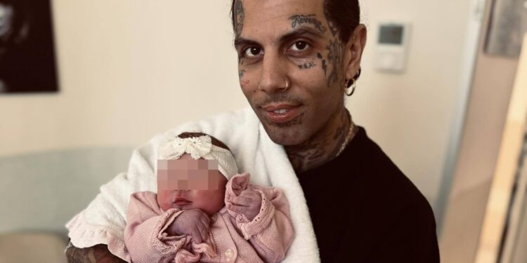 Il rapper e tatuatore Max il Nano è papà: "Sensazione assurda"