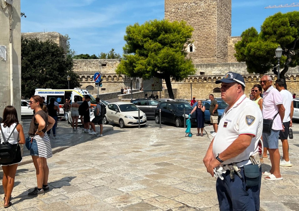 Follia a Bari vecchia, Antonio Loconte e cameraman aggrediti