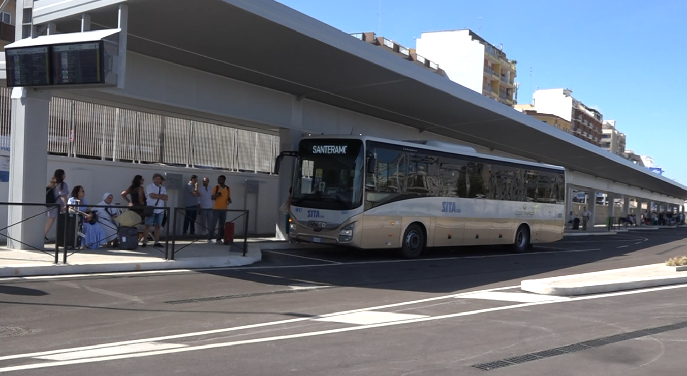 Bari, entra in funzione il nuovo terminal bus: 400 mezzi al giorno